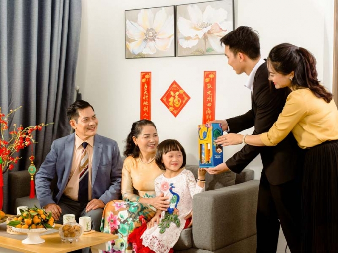 Set quà Tết tặng ông bà cha mẹ: Chọn gì để vừa đẹp vừa ý nghĩa?